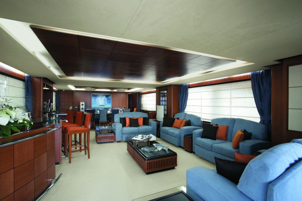 Azimut Grande 116 CINQUE: Finalist for ShowBoats Design Awards 2011 ...